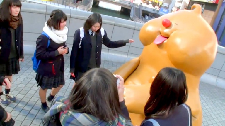 Smile.Glico みんなとハグハグ篇 / 「おかしに生まれてよかったな」 | 広告くん